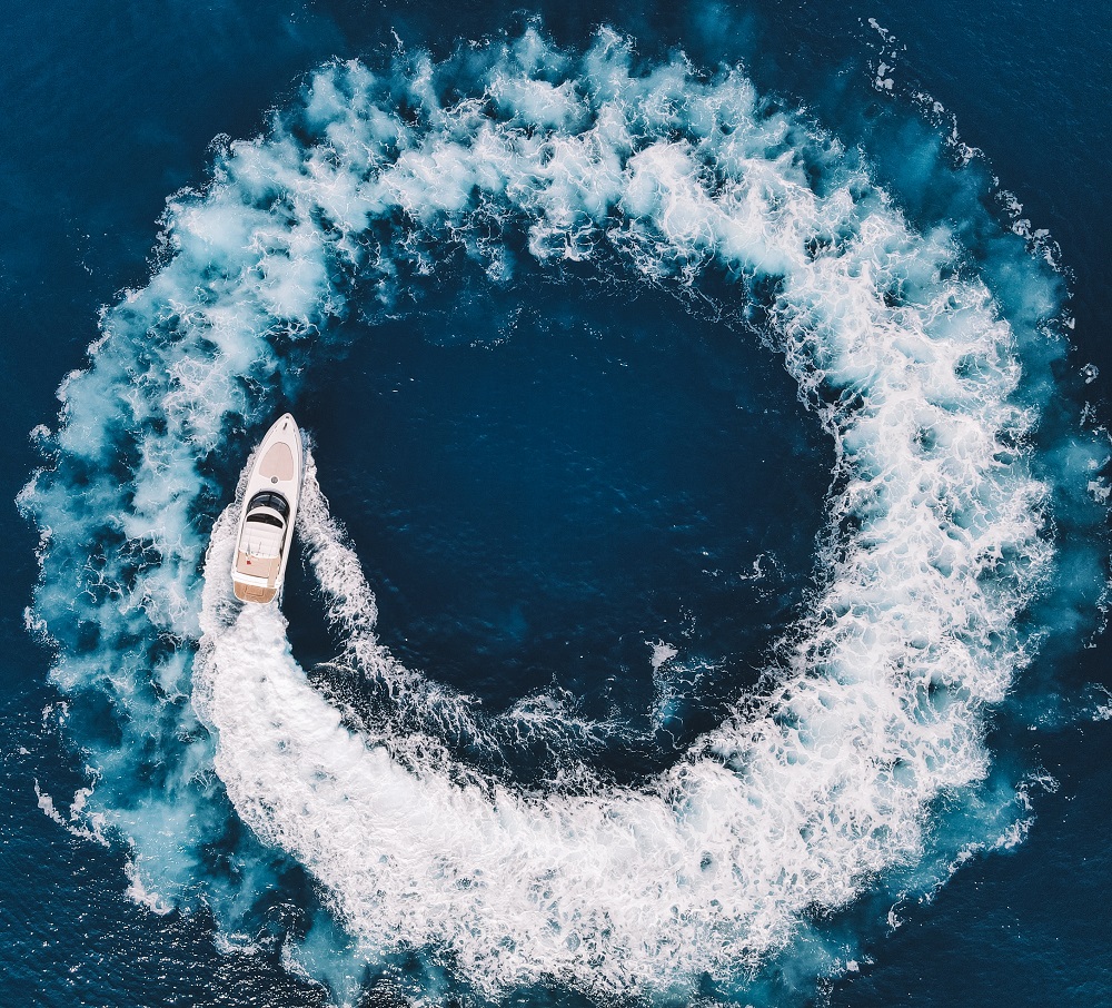 Living on a yacht full time: Our advice - WI Yachts