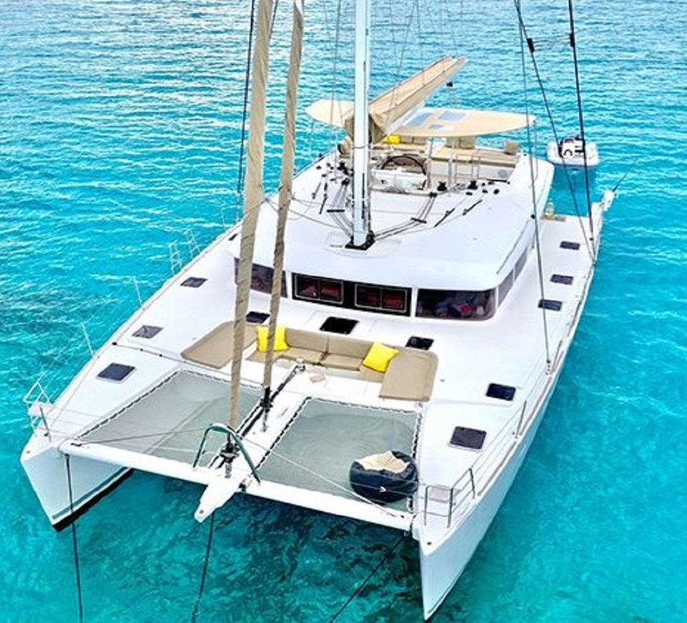 Living on a yacht full time: Our advice - WI Yachts